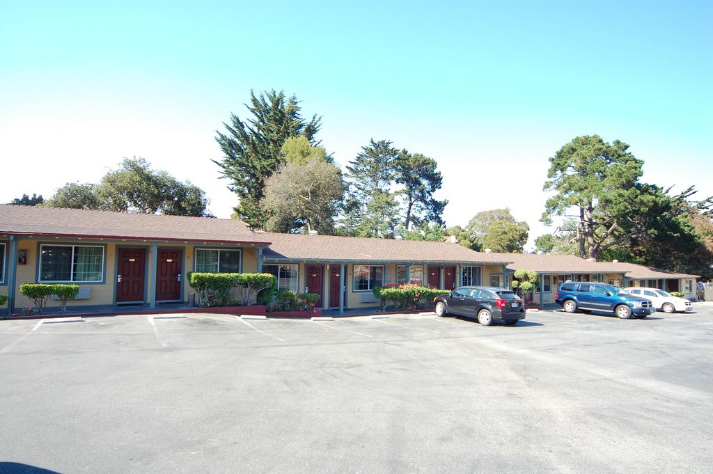 Photo Gallery - Monterey Surf Inn